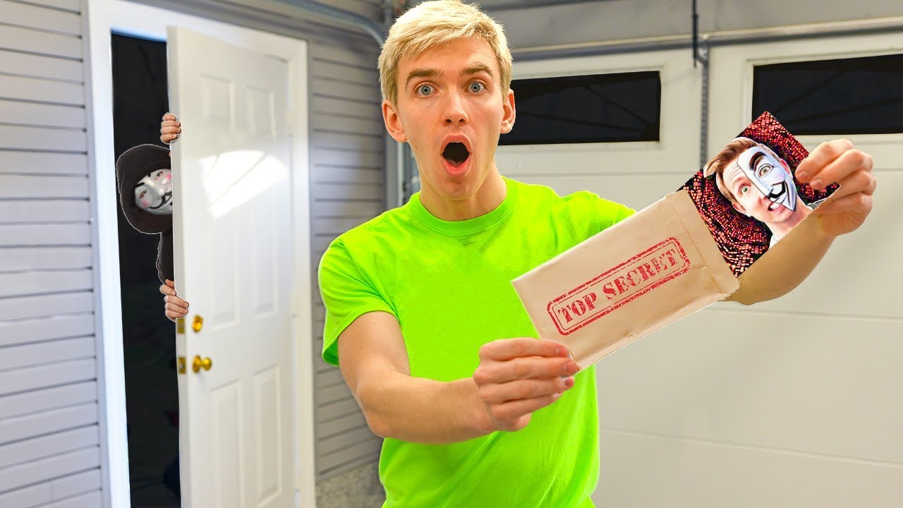 Top Secret GAME MASTER Identity Clues Arrive!! (Time to Find The Truth ...
