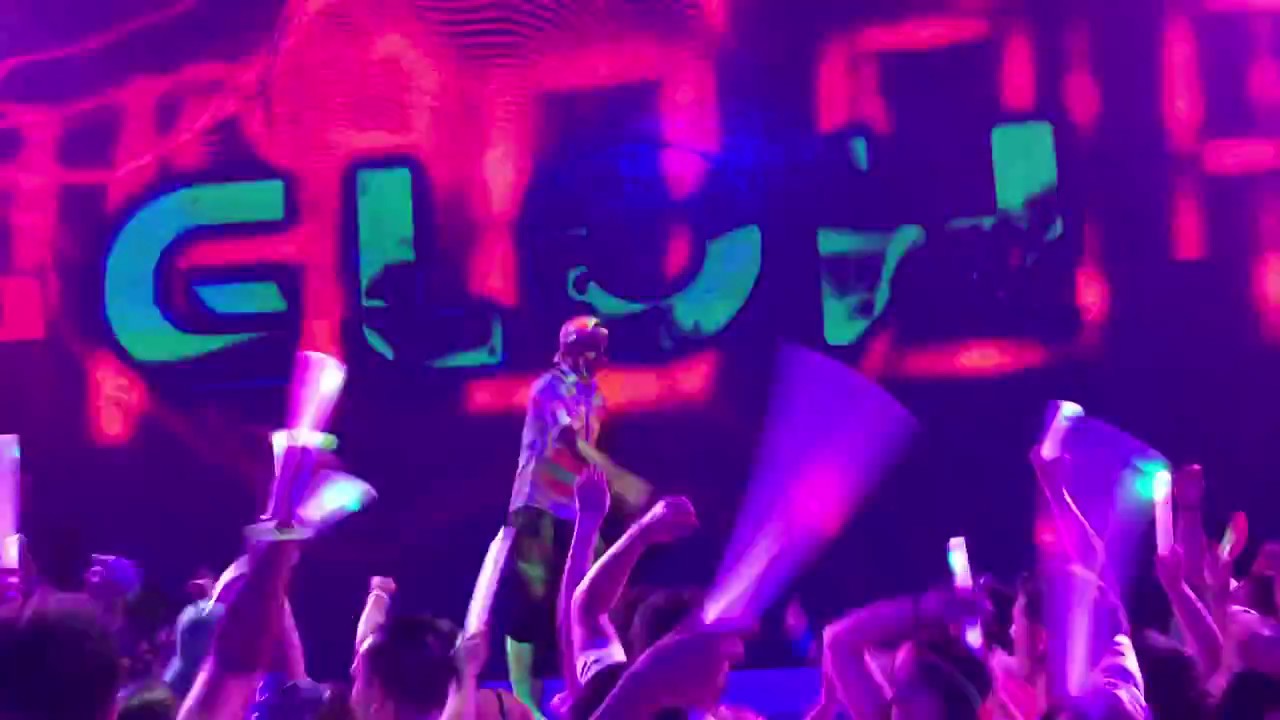 Rave Glow Party At Norwegian Escape 2016 @ Spice H2O - YouTube