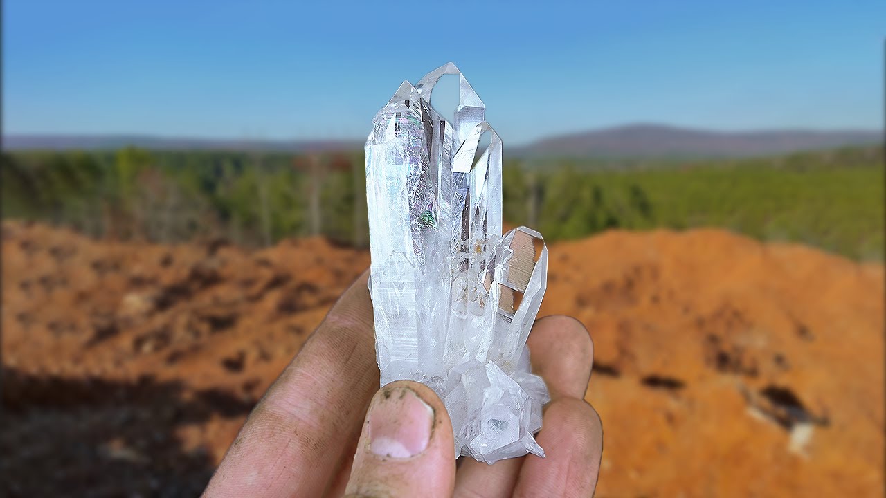 Finding The BEST Quartz Crystals!! - YouTube
