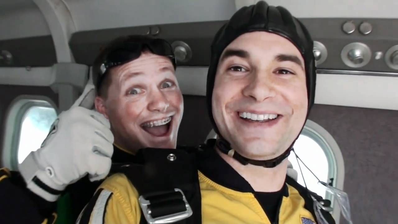 MEDAL OF HONOR: SSG Salvatore Giunta Skydives - YouTube