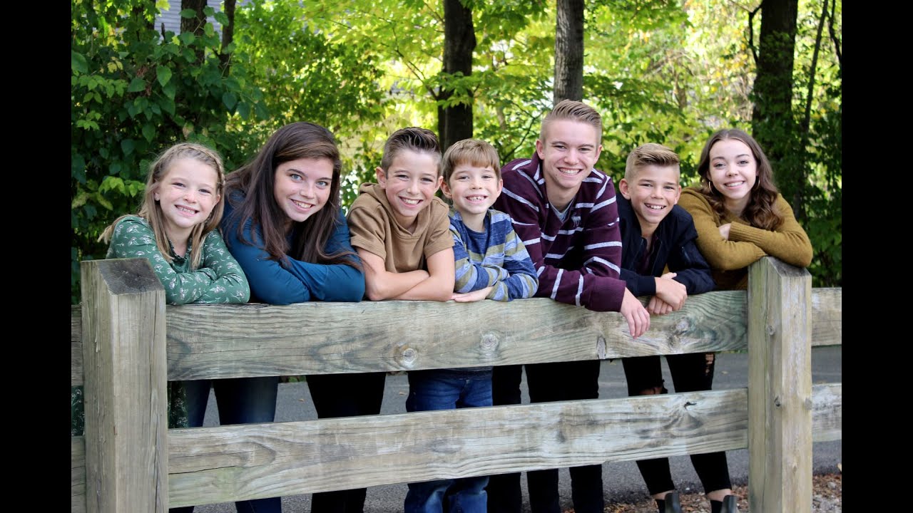 Meet the Seven Kids A Singing - YouTube