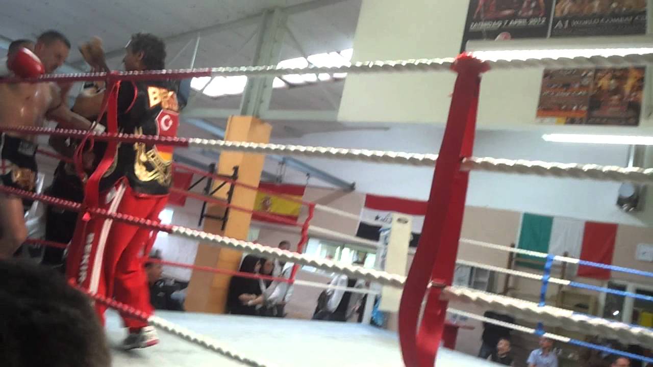 Daniel Makin Vs. Ali Günes I.S.C. Fight Night 09.06.2012 - YouTube