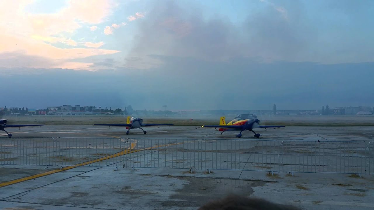 Show aviatic Baneasa 2015 - YouTube