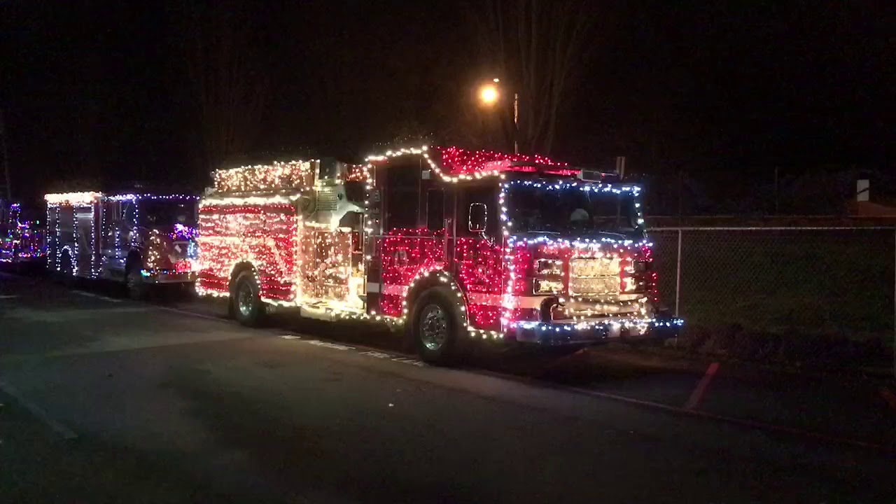 Christmas Fire Engine Cowlitz County Fire District 6 Santa Run. Castle ...