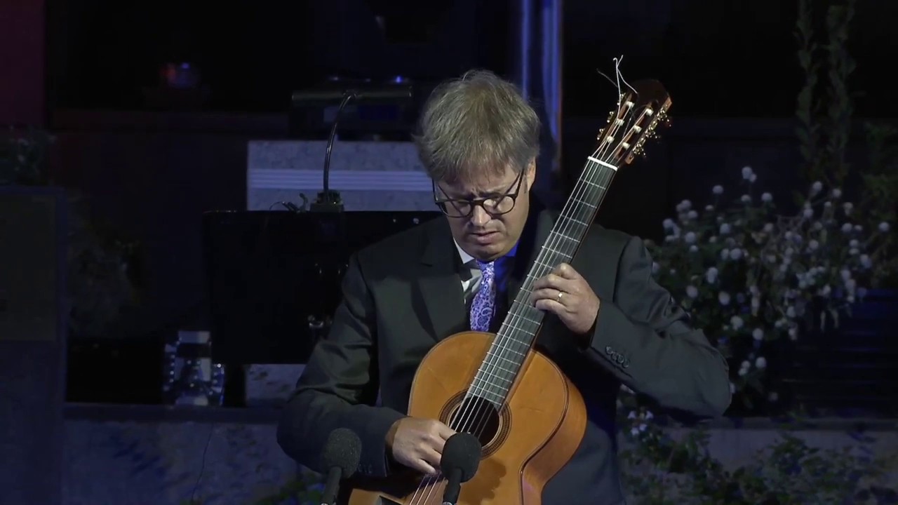 Franz Halasz,guitar, plays Granada by Isaac Albeniz live in Seoul - YouTube