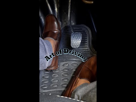 Correct Foot Position for Driving a Manual Car - YouTube
