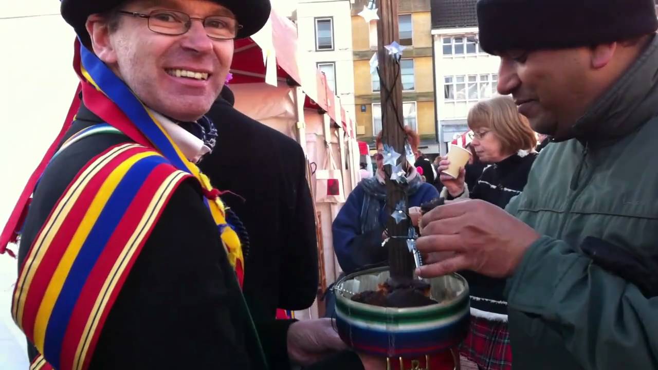 Traditional English Dance, at Northampton - YouTube