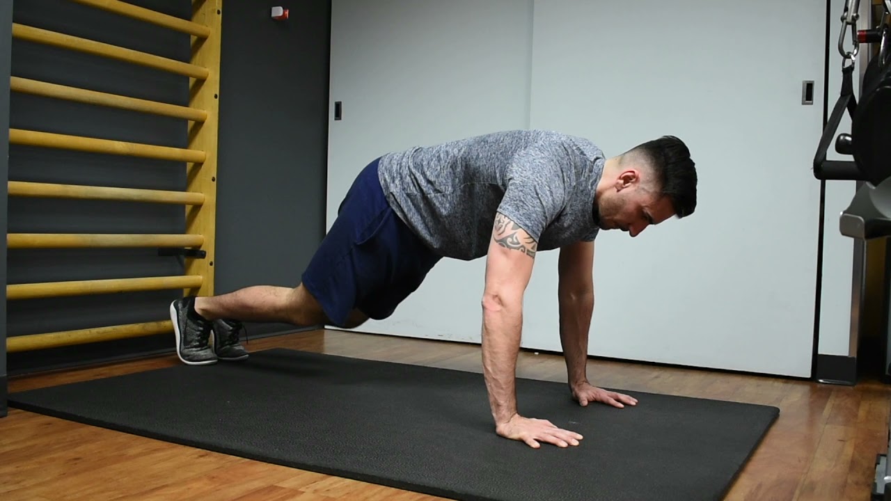 Plank feet to hand | Planche pied à la main - YouTube
