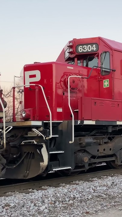 CP 6304 sits at Franklin park - YouTube