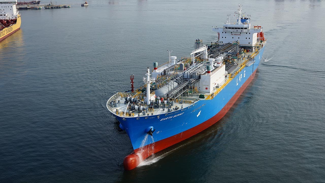 SHIP TOUR - LIQUIFIED ETHYLENE GAS TANKER (MALAYALAM)- ഗ്യാസ് ടാങ്ക ...