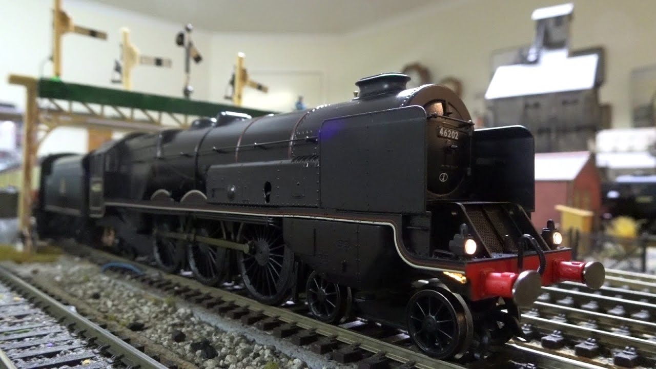 Some DCC Sound Locos on my Layout-Model Railways 00 Gauge - YouTube