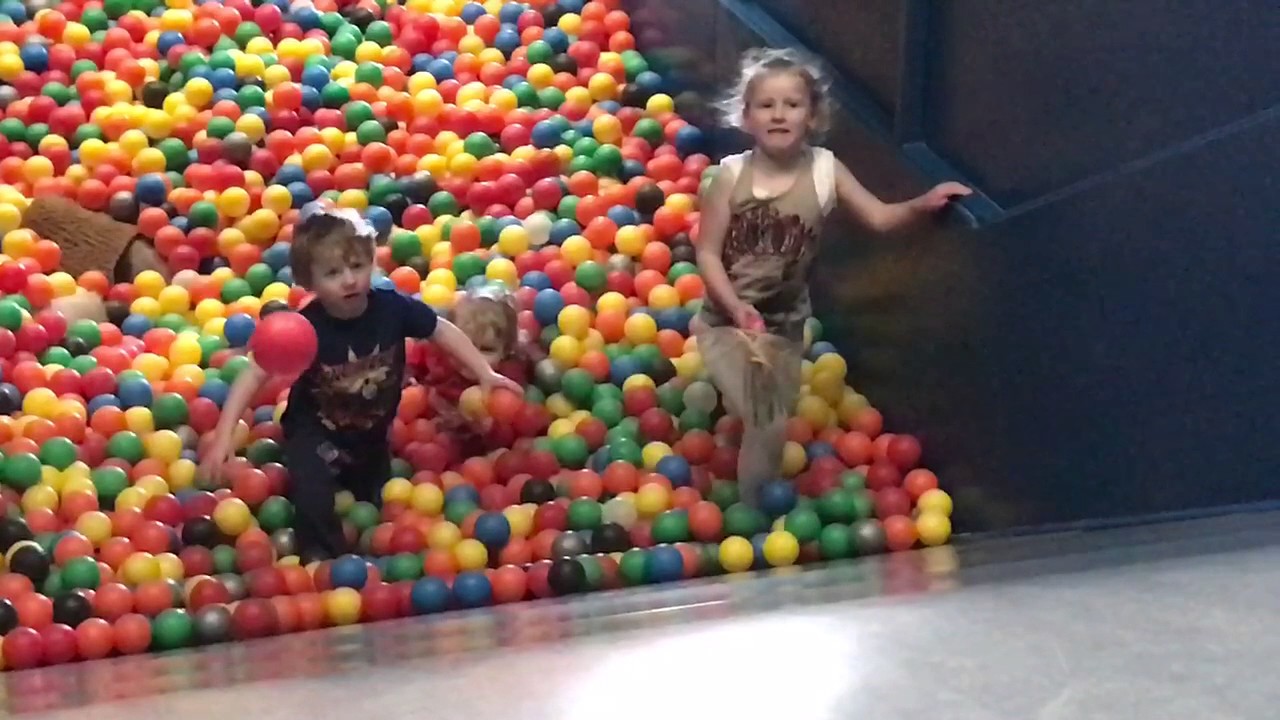 The fight on the crealy slide!!!!! - YouTube