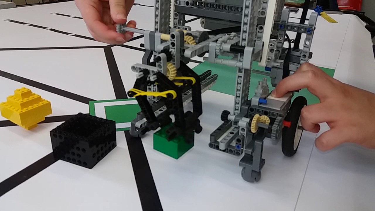 WRO 2017 Senior Testing robot - YouTube
