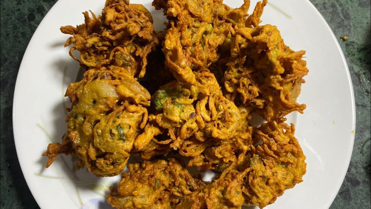 Crispy Pakoras Recipe with different style by Farah - YouTube