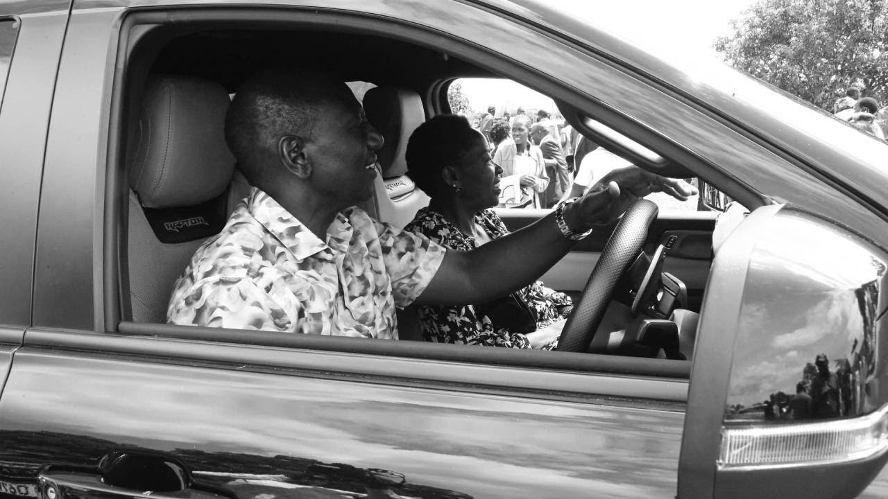 WATCH PRESIDENT RUTO DRIVING HIMSELF TO ATTEND TO CHRISTMAS CHURCH ...