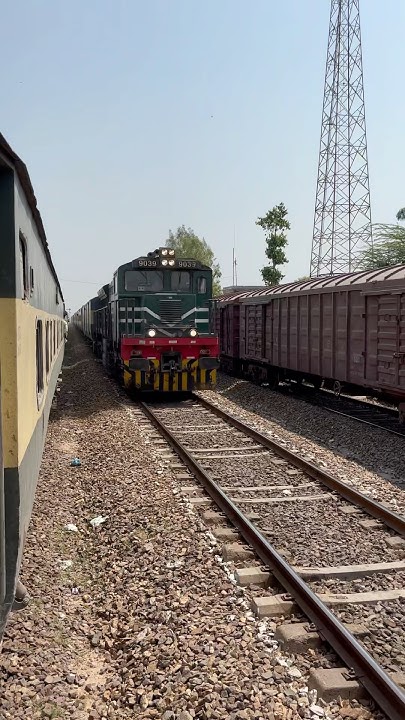 Legendary train Shalimar express #india #railway #railwaycontent #pakistan - YouTube