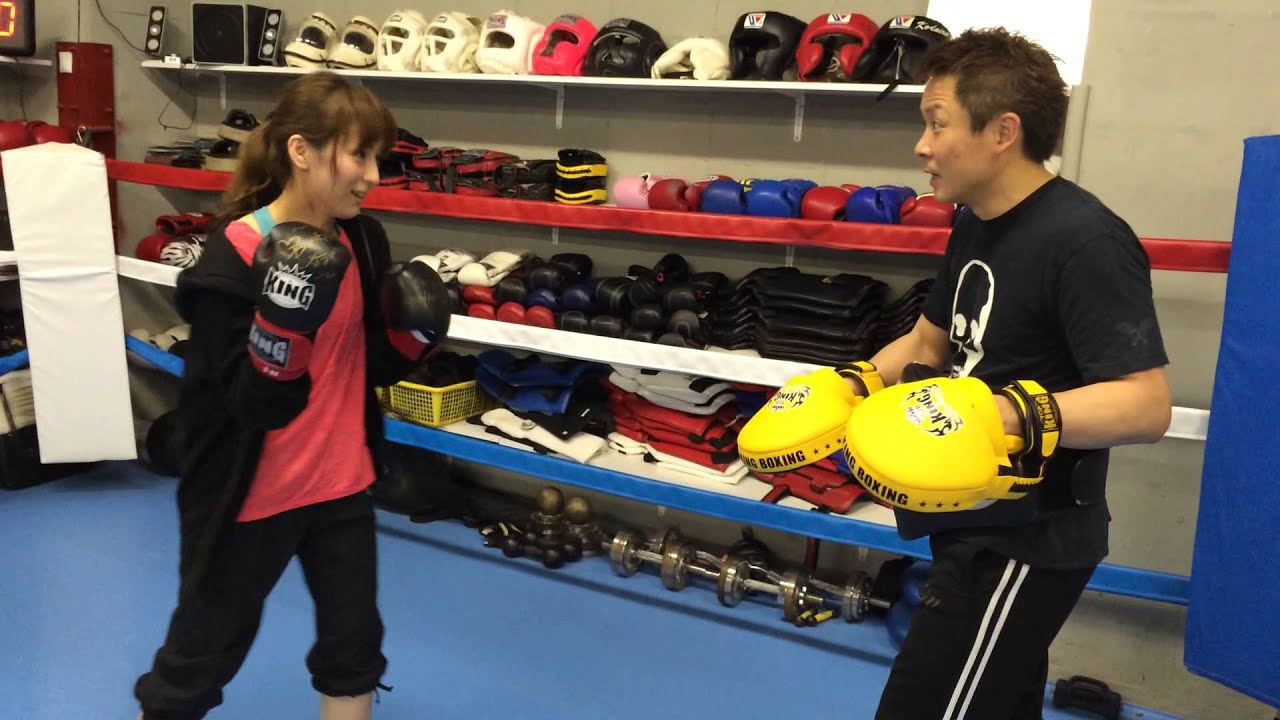 Tokyo Girls Kickboxing Training (1) - YouTube