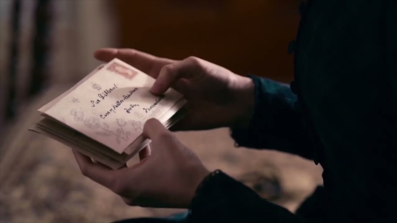 Emily & Sue | 01x05 - Sue looking at Emily’s letter | Dickinson (all ...