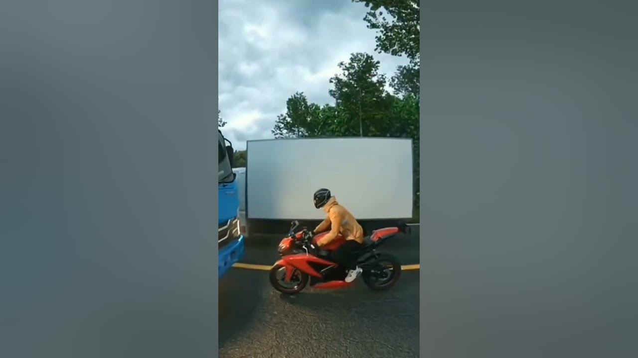 #firstpersonview #car_accident #Highspeed #bike - YouTube