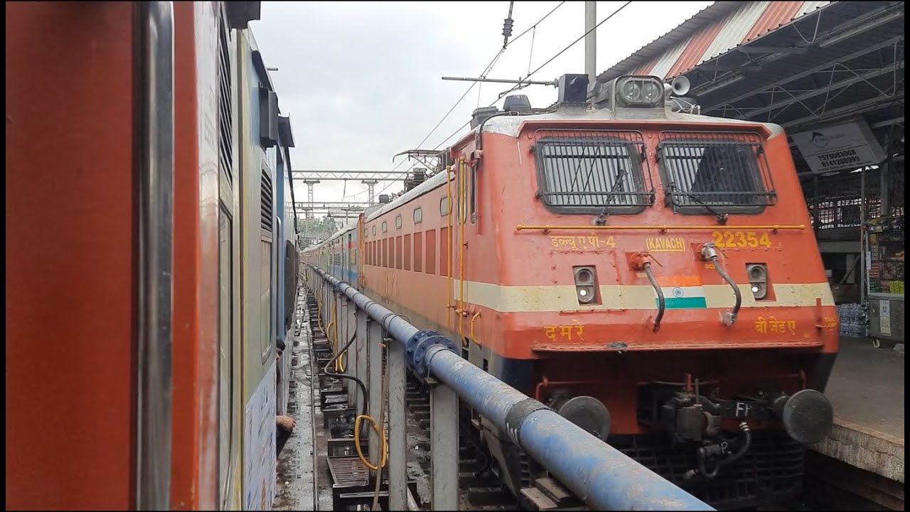 12220 SC-LTT DURONTO EXP | AT PUNE JN | The Train Clicks - YouTube