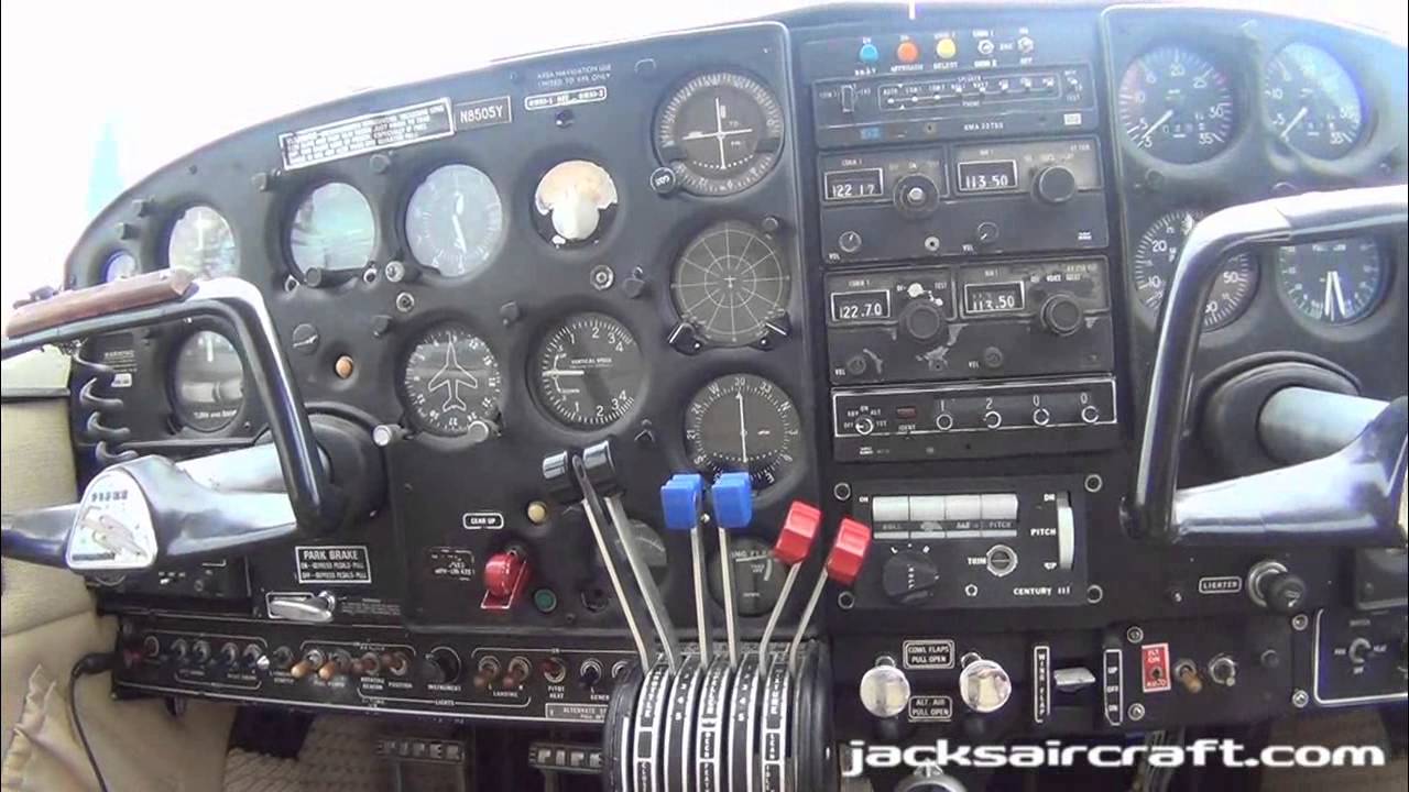 1968 Piper PA-30 Twin Comanche -- N8505Y - YouTube
