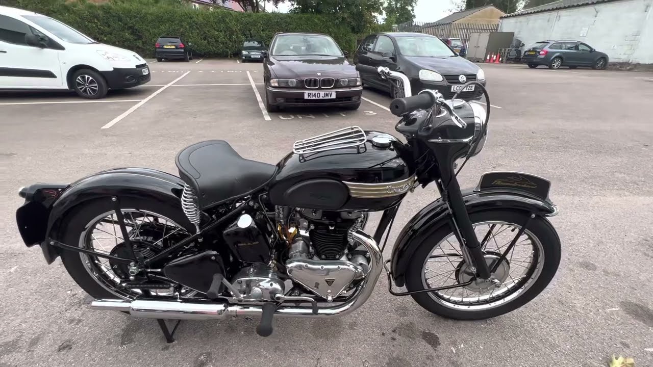Triumph 6T Thunderbird 1951 650cc Sprung Hub - For Sale - YouTube