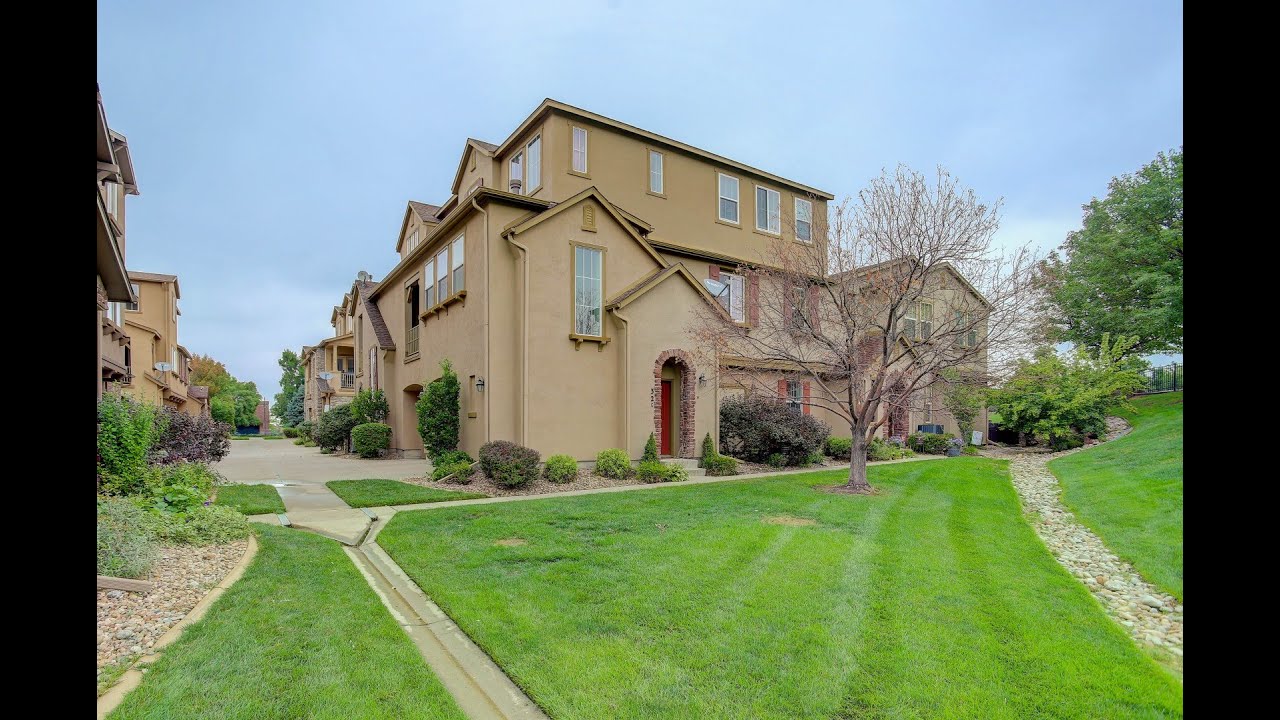 Debbie Joseph presents 10570 Parkington Lane, Unit 32C Highlands Ranch ...