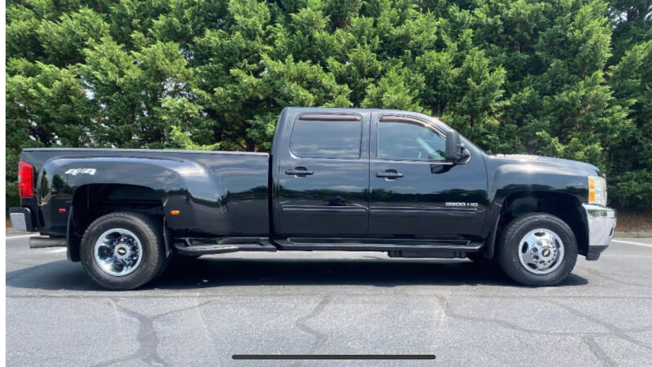 2011 Chevy 3500 Dually 2011 Chevrolet Silverado 3500 LT / 4X4