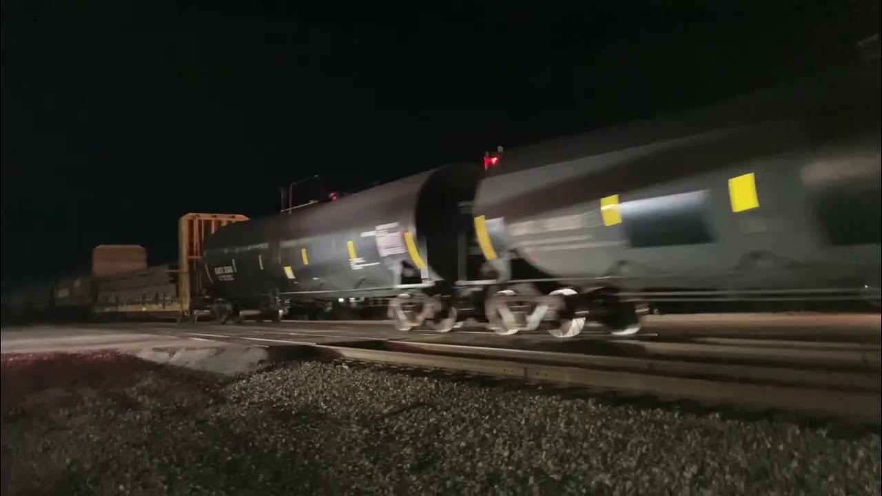 CSX 922 Leads Long CSX M410 NB Manifest Train - YouTube