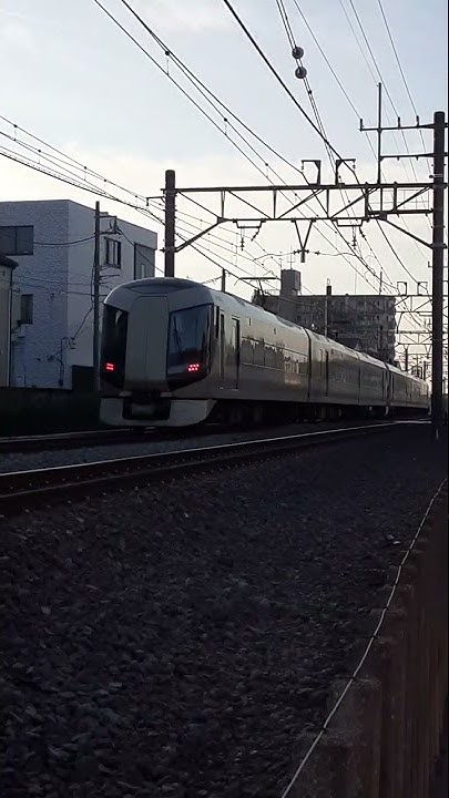 🚉電車と踏切カンカン#train20 #東武線 #shorts - YouTube