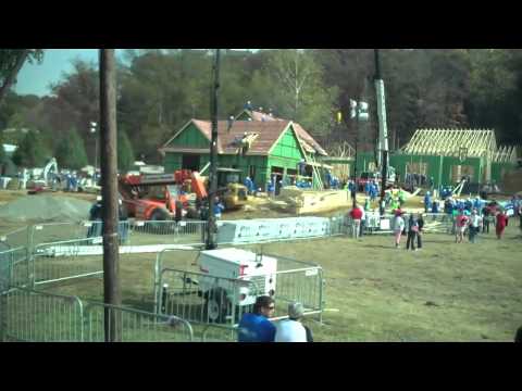 "Move that bus": Lampe family sees "Extreme Makeover" home Thursday ...