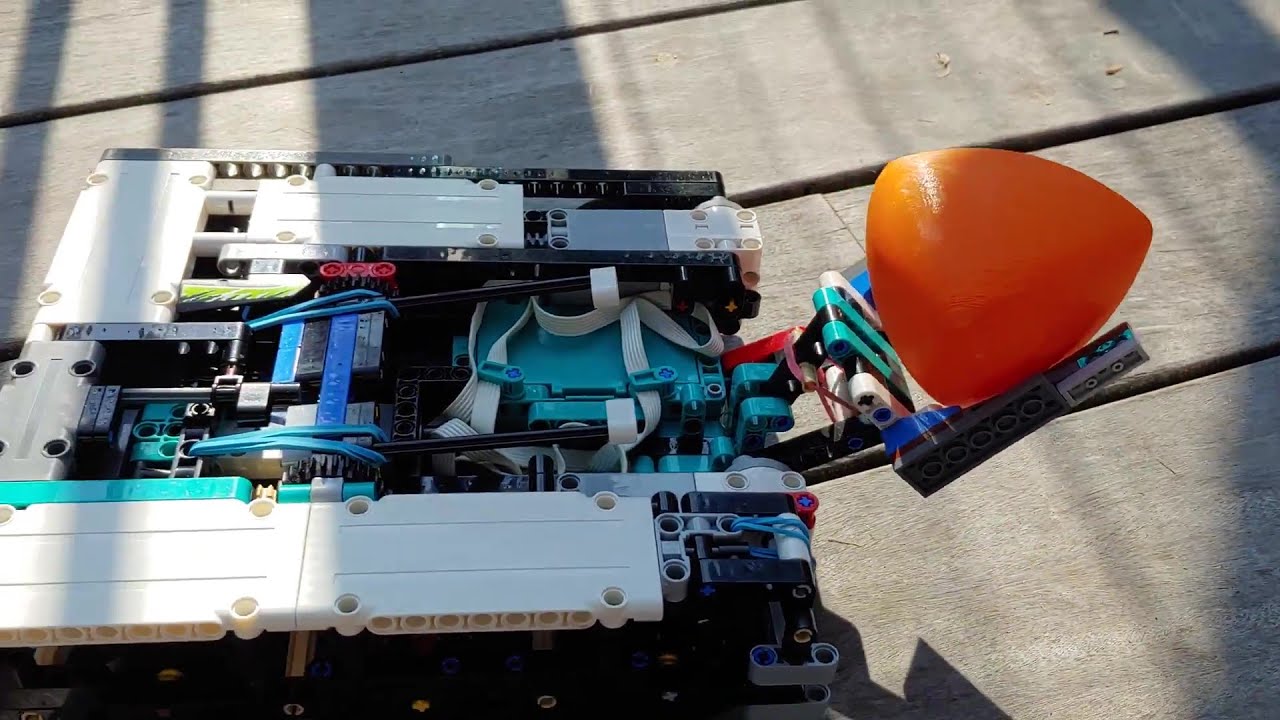 An upgraded version of my first LEGO Over Under bot! Explanation and ...