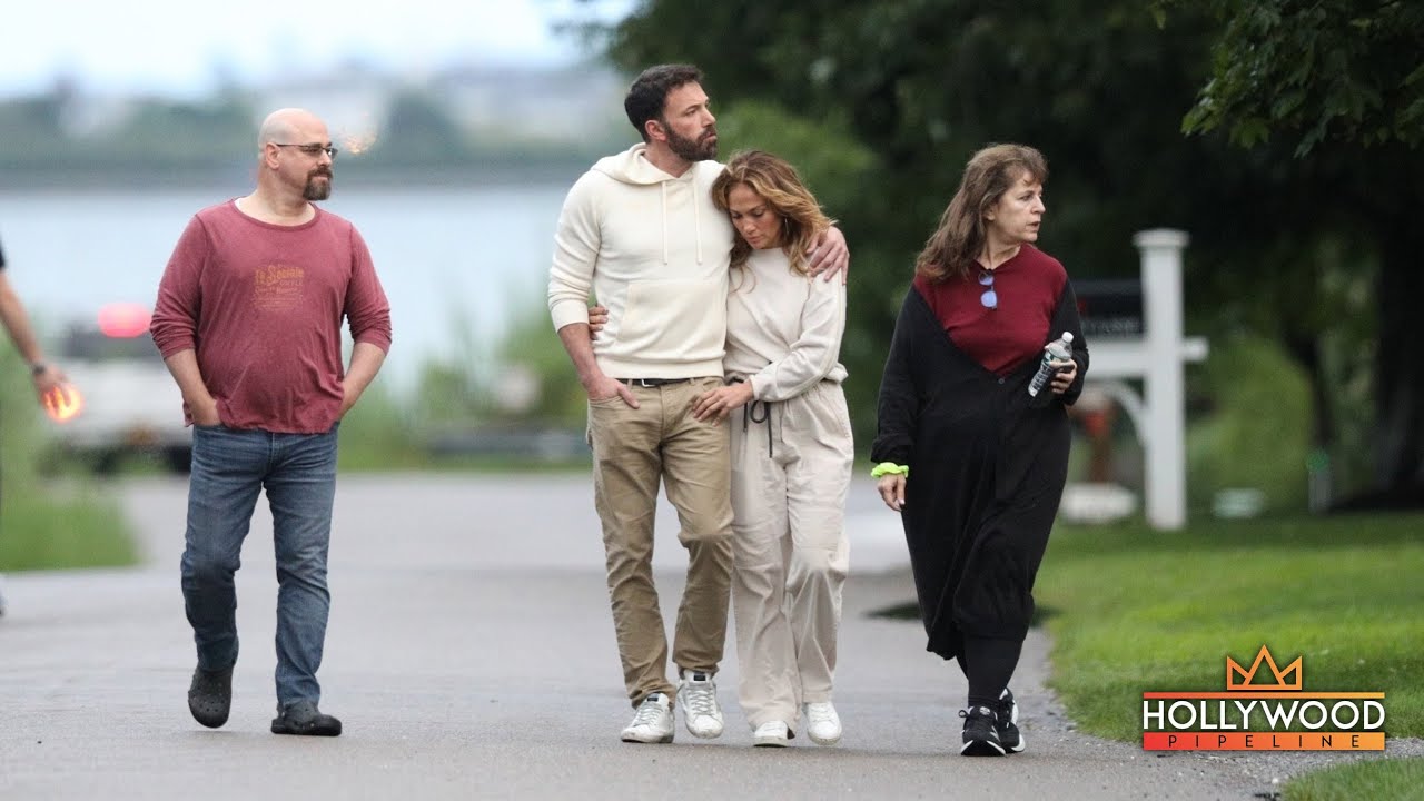 Ben Affleck and JLo vacation in the Hamptons - YouTube