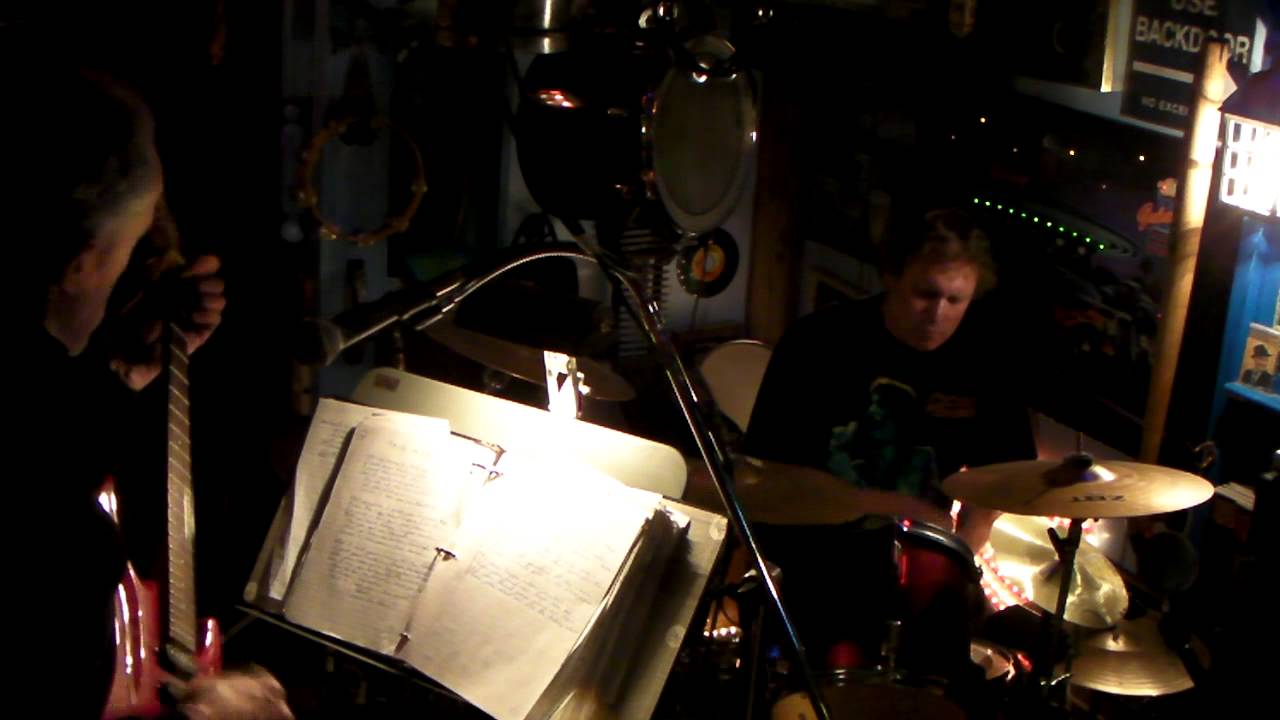 "Lets Twist Again" (Cover) Ron McVan (Guitar Vocals) and Dave Bartzen ...