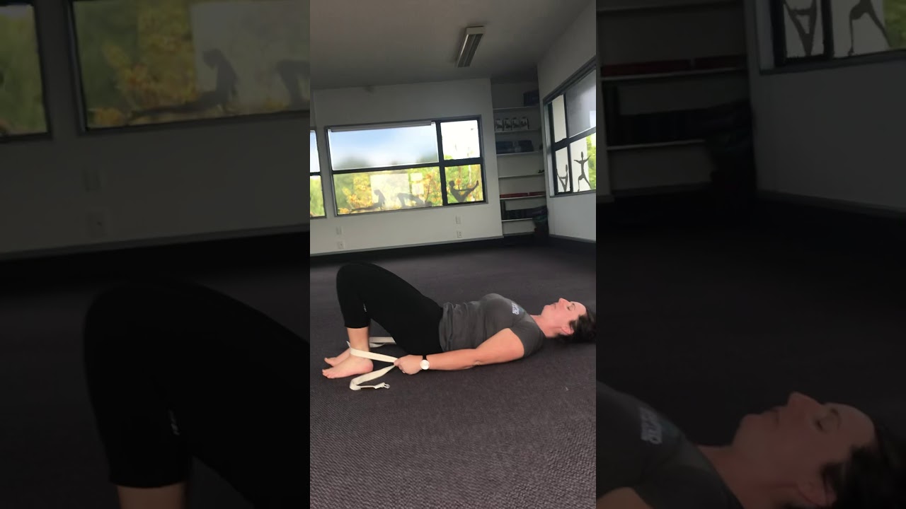 Shoulder bridge - YouTube