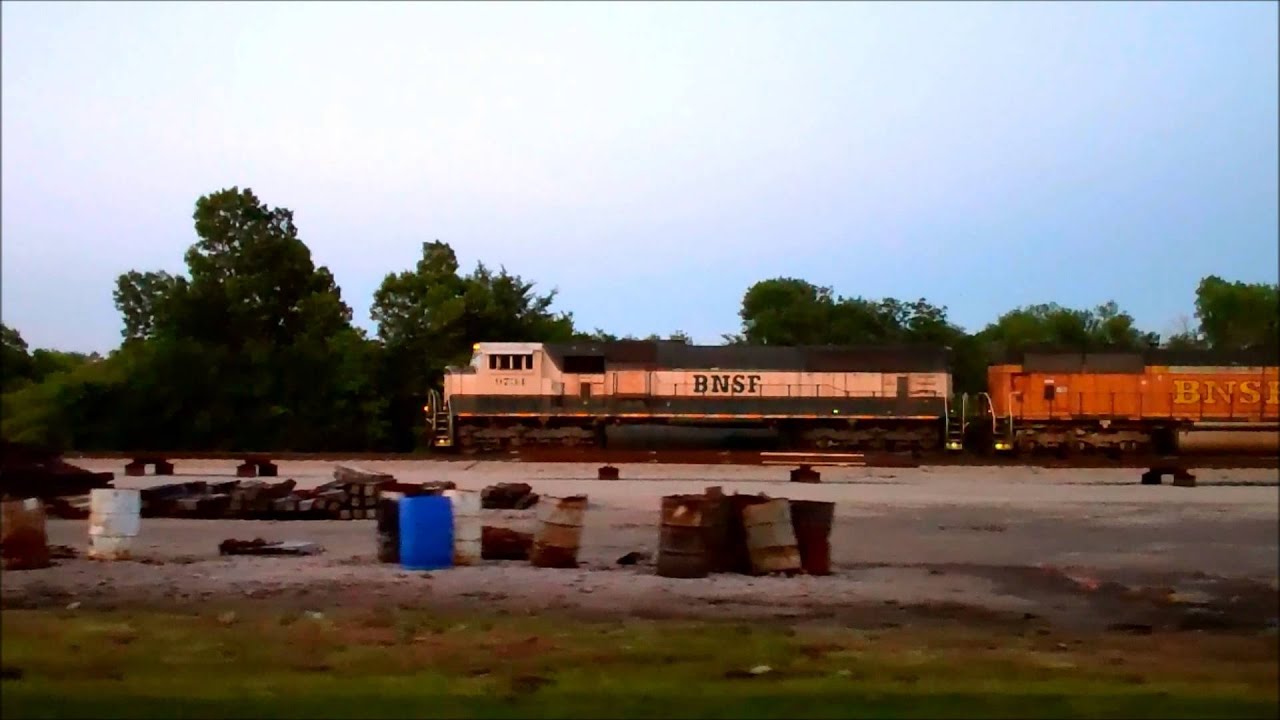 BNSF 9734 North - YouTube