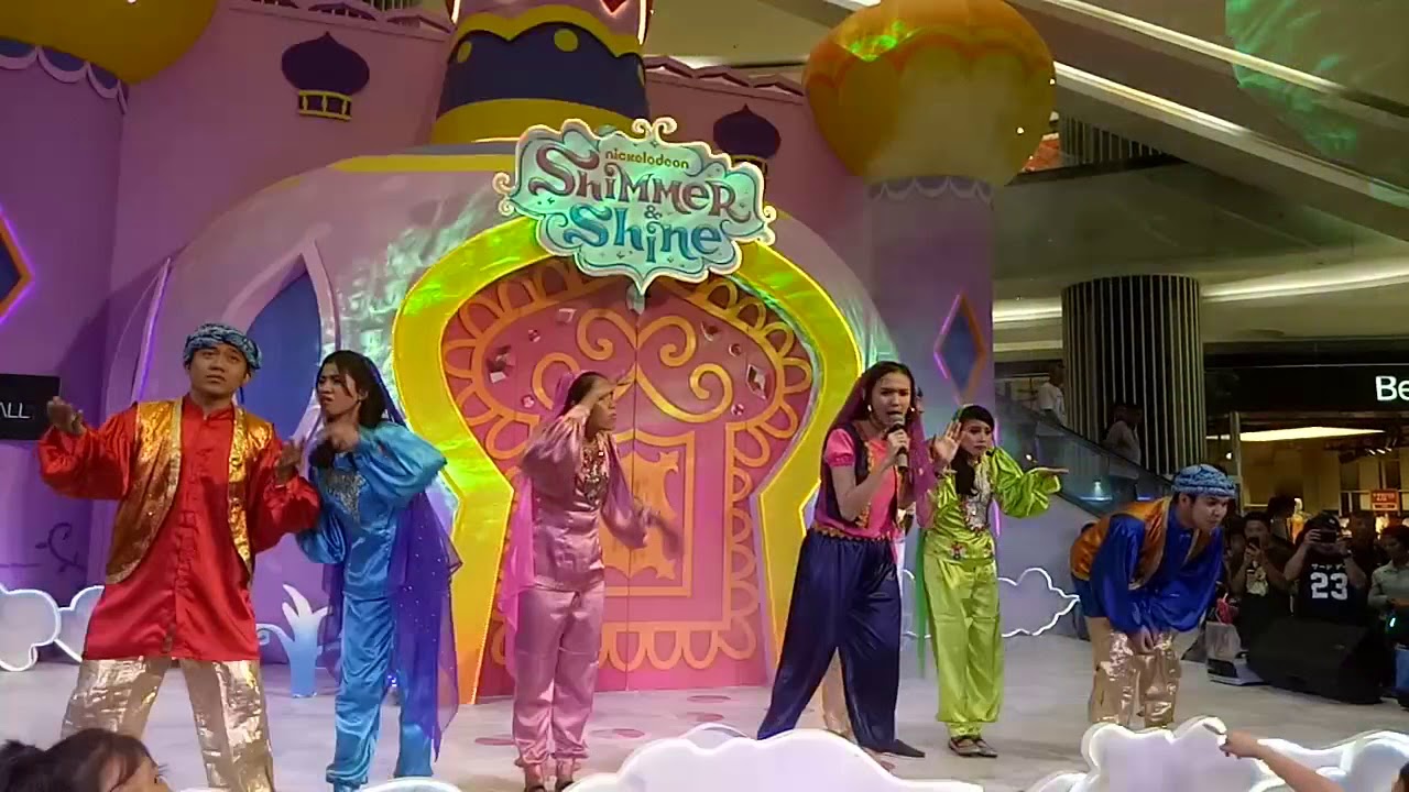 Meet 'n Greet Shimmer and Shine - YouTube
