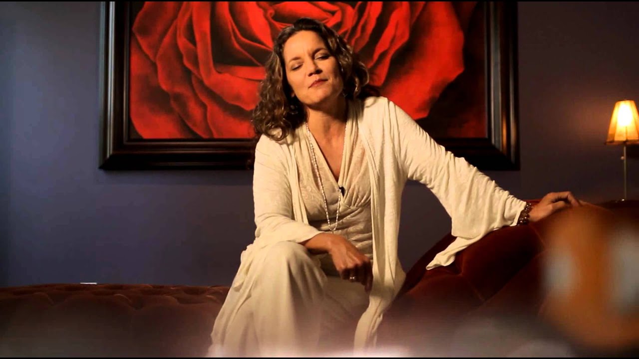 Lisa Schrader's Biography - YouTube