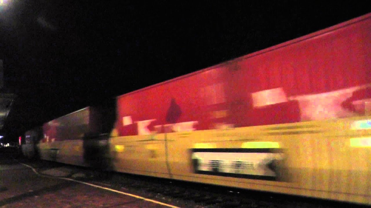 10/8/2013 UP 5306 Leads The IDULB Westbound On 1 - YouTube