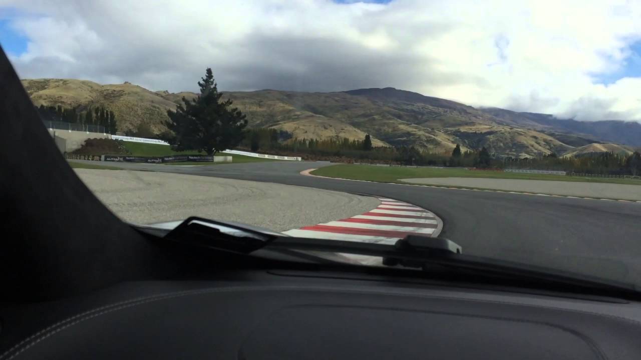 McClaren lap at Highlands Motorsport Park, Cromwell, New Zealand - YouTube