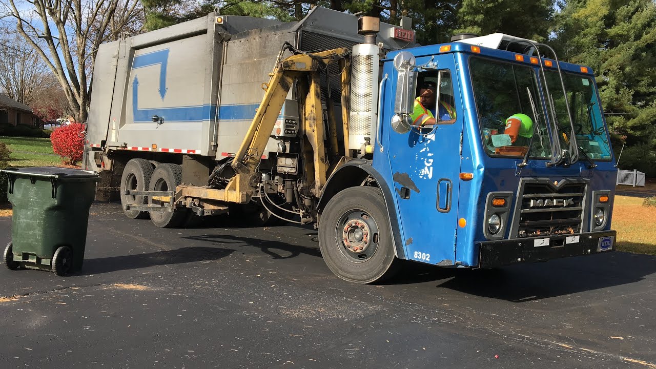Roaring Mack LEU Heil Multipack Garbage Truck - YouTube