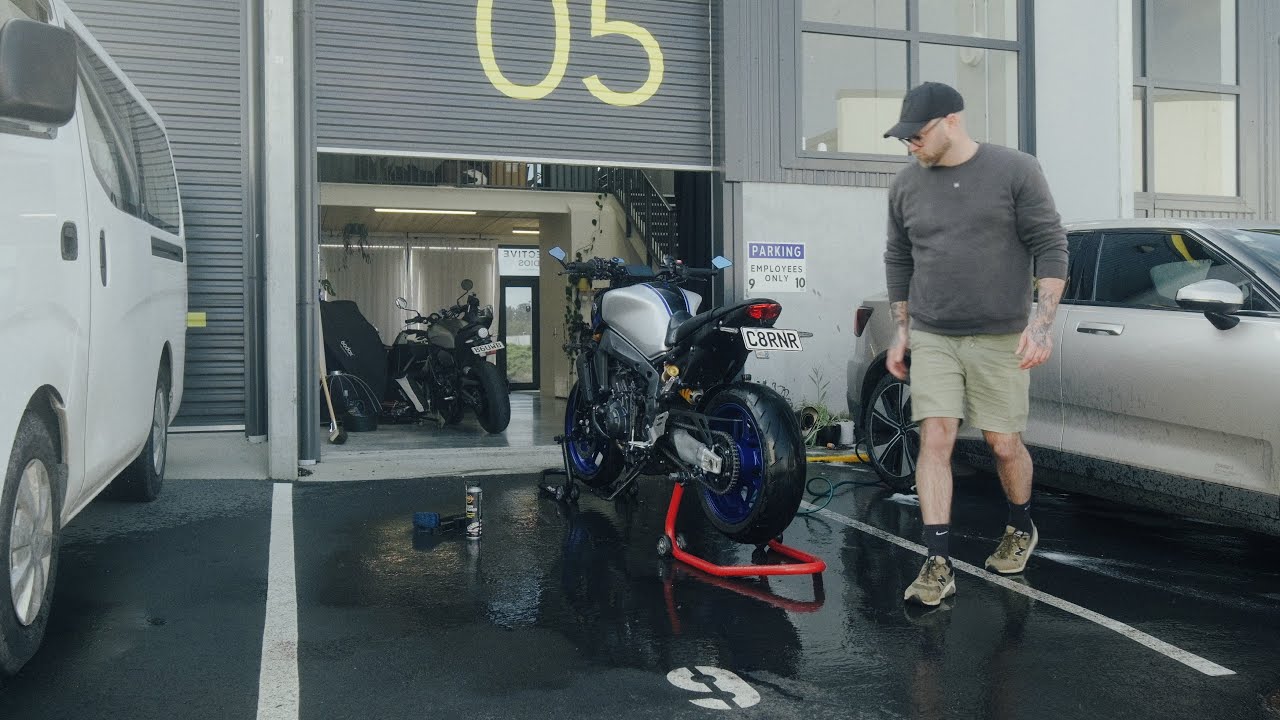 Cinematic washing of the dirty machine - YouTube