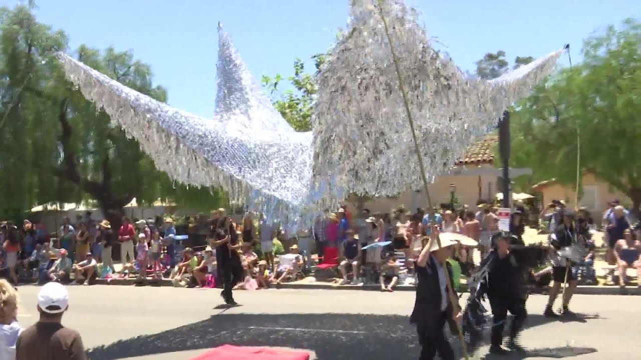 Santa Barbara Summer Solstice Paradegoers soak in the sun and fun - YouTube