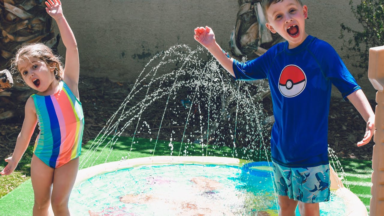 Kids splash pad | Outdoor Summer fun | Bubbas Adventure | Gift in the box toys - YouTube