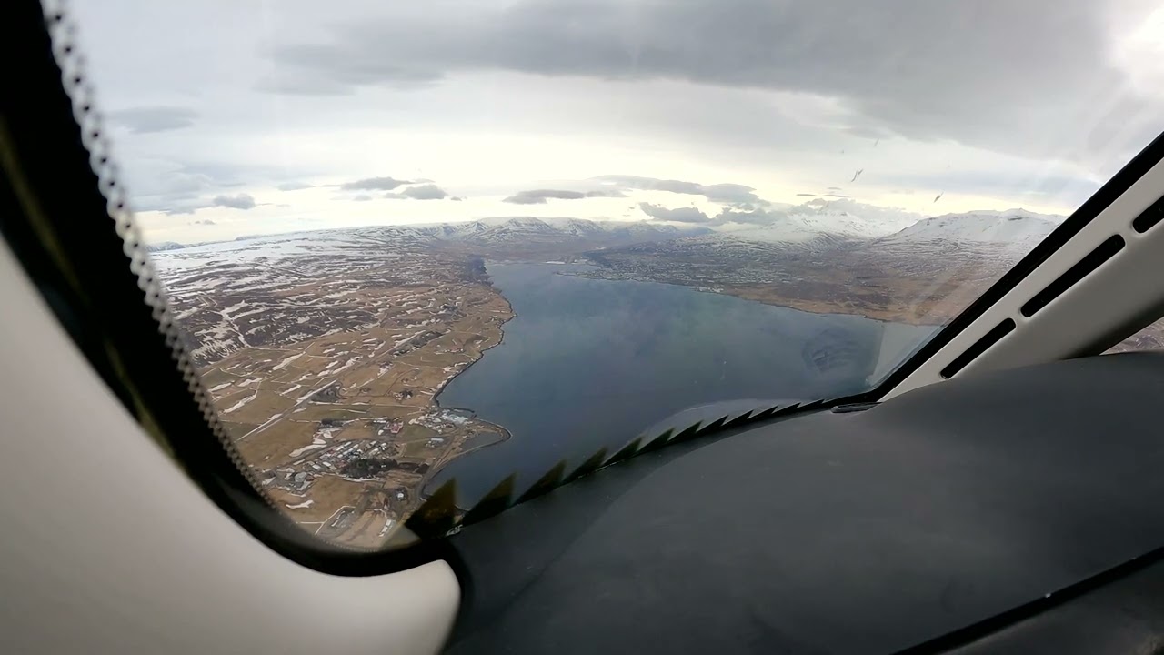 4K - Cockpit landing in Akureyri, Iceland (AEY/BIAR) - YouTube