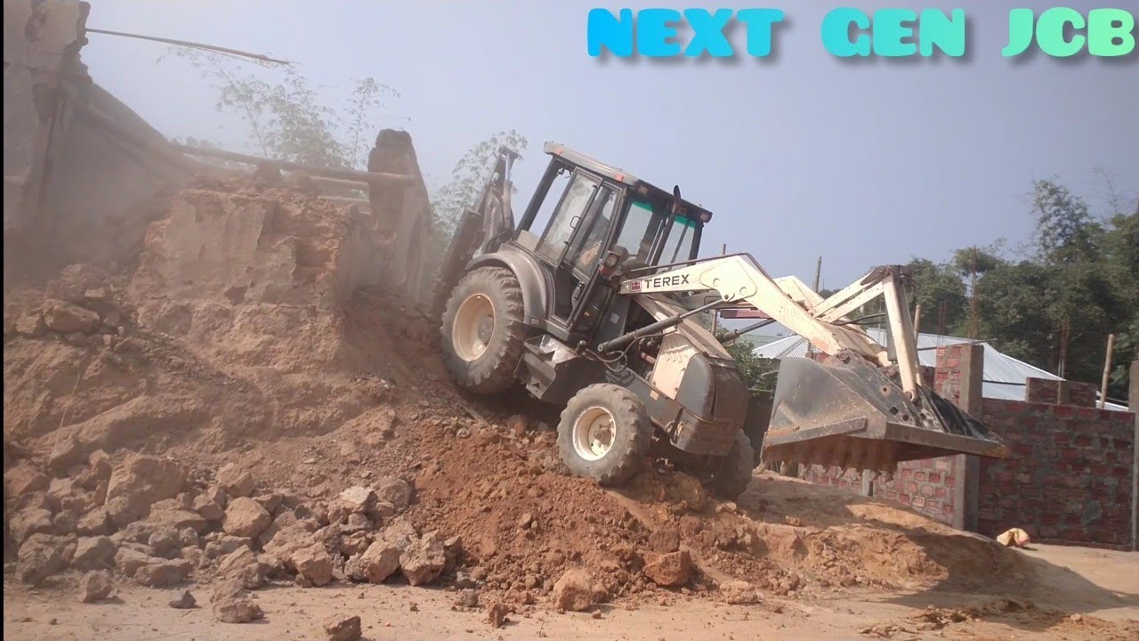 TEREX TLB 740$ backhoe loader machine se mitti ka ghar tor diya,tipper ...