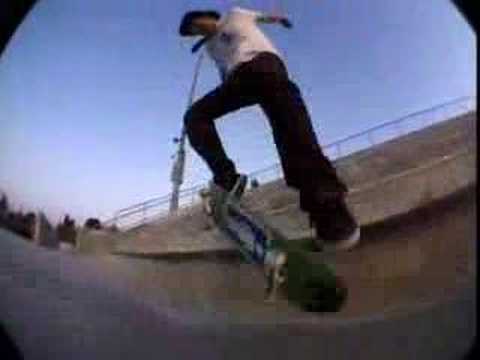 Mike Mo Capaldis part in Lakai fully flared - YouTube