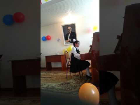 I.S.Bax kiçik prelüdiya ifa edir Nesibli Azerin