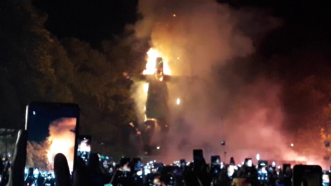 Happy new year( 2019 to 2020) burning santa at Fortkochi - YouTube