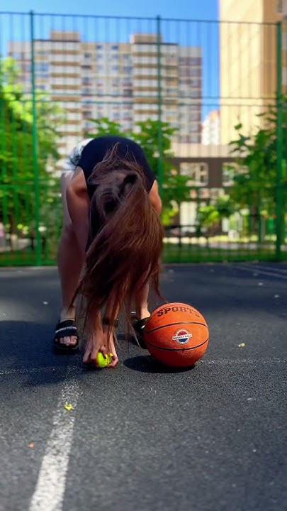 Очень тяжелый мяч? - YouTube